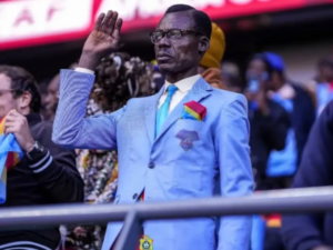 Torcedor “estátua” da RD Congo fica imóvel em jogos em homenagem a ...